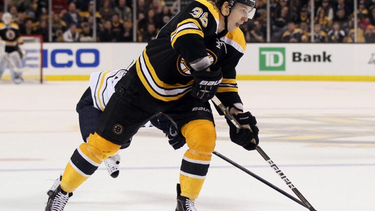 Bruins recall Jordan Caron from Providence