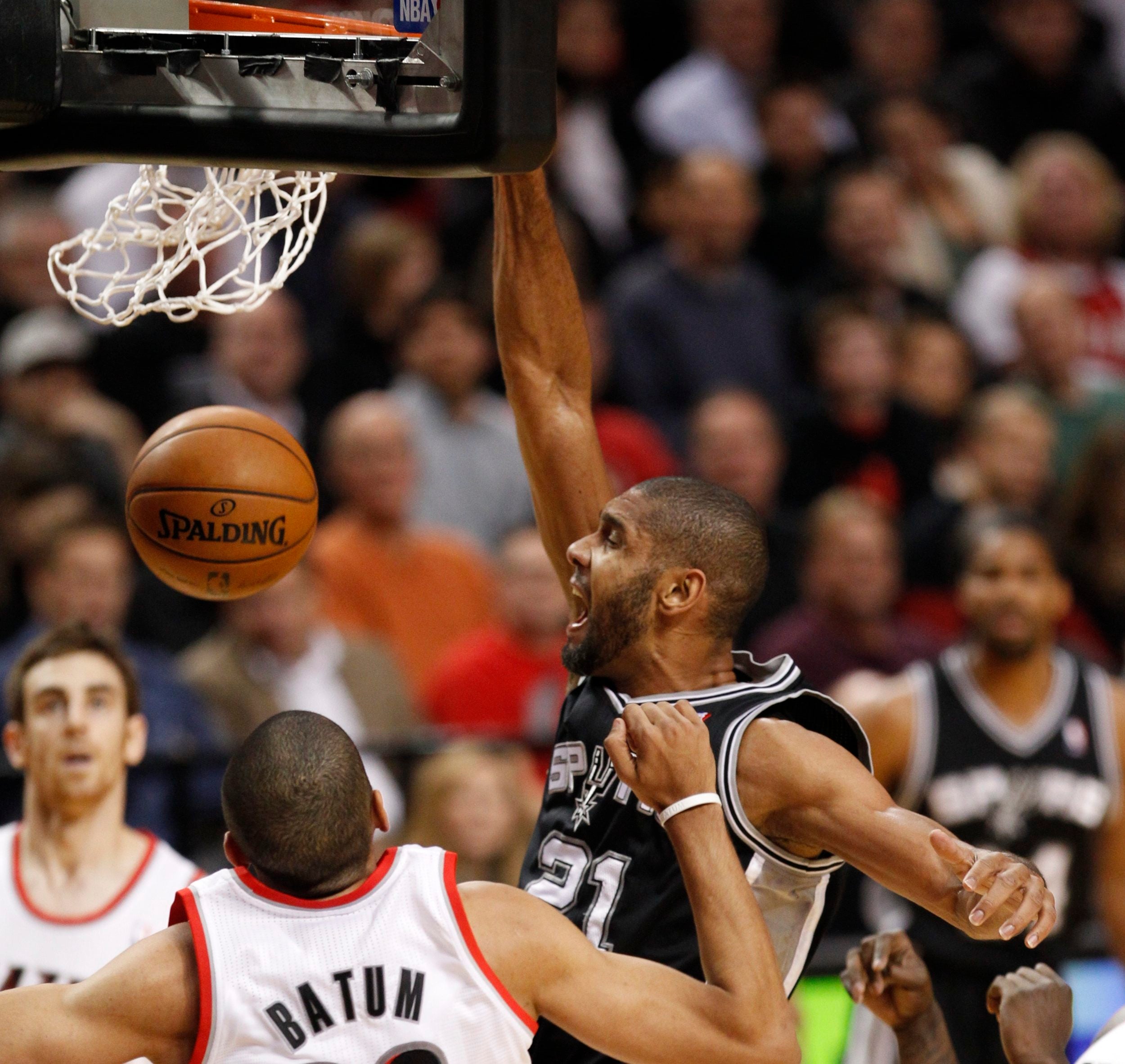 Determined Tim Duncan still coming up big for Spurs