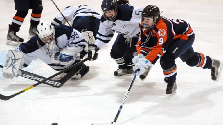 Verderbers form a winning duo behind bench for Walpole girls’ hockey
