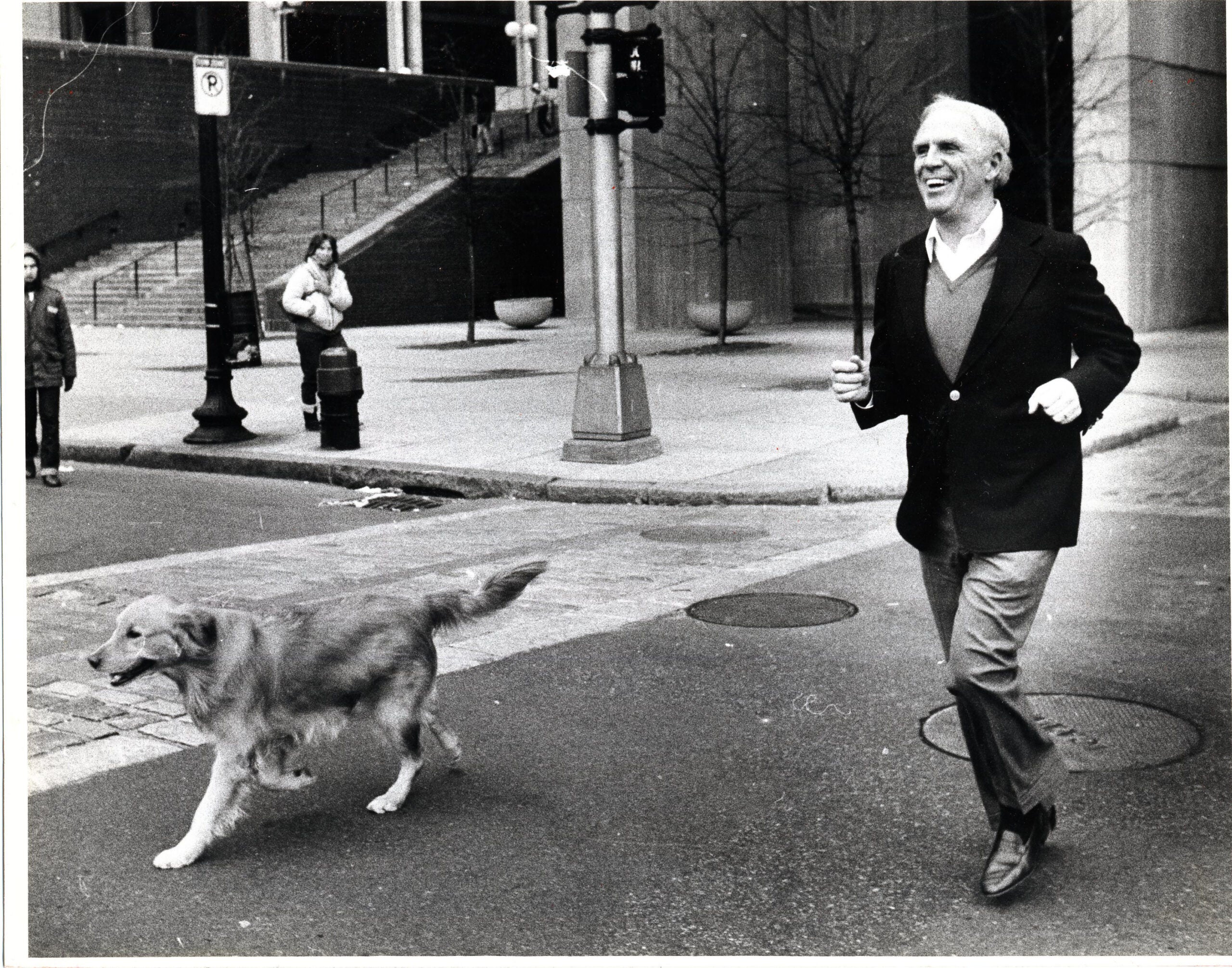 Hundreds attend wake of Kevin White; former Boston mayor led through ...