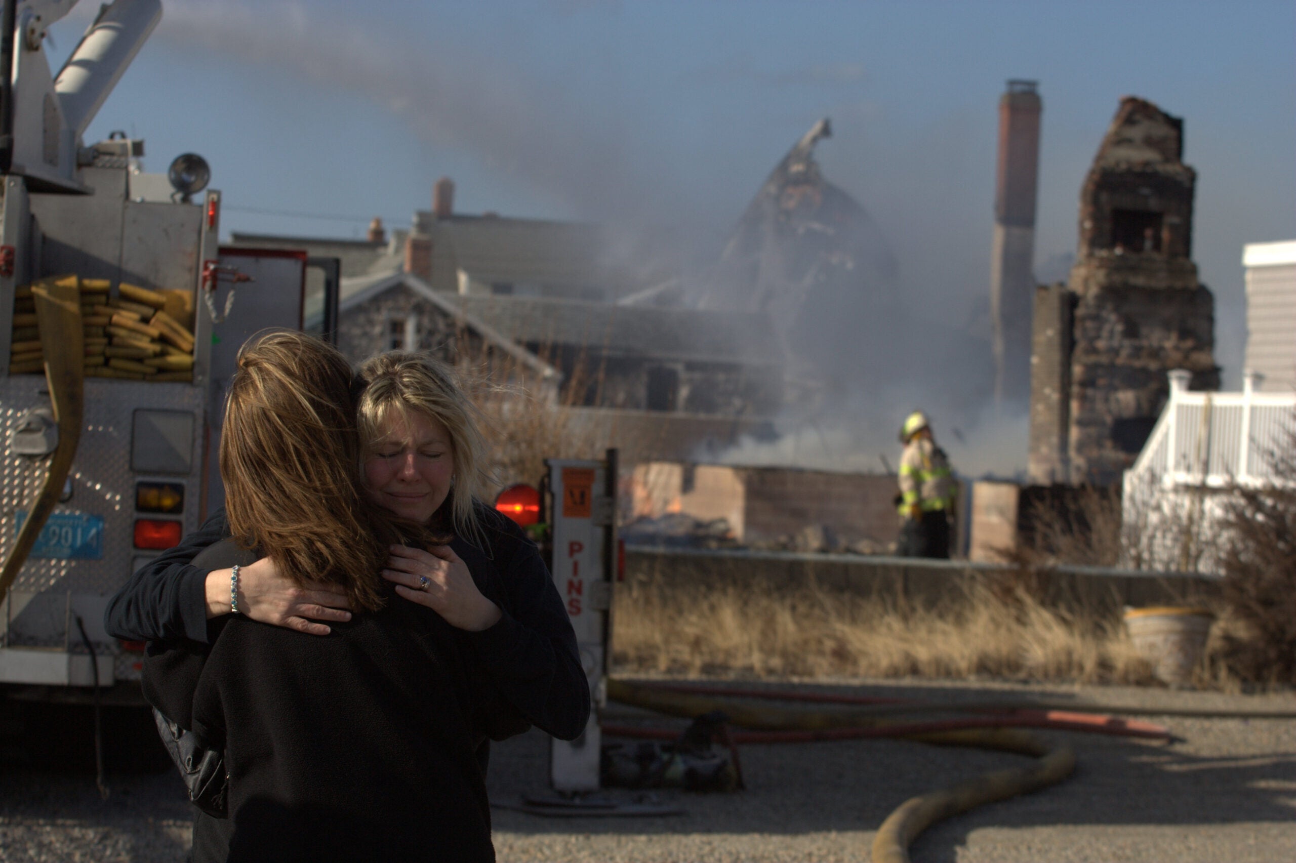 Wind-whipped blaze destroys beach houses in Scituate; fire also strikes ...