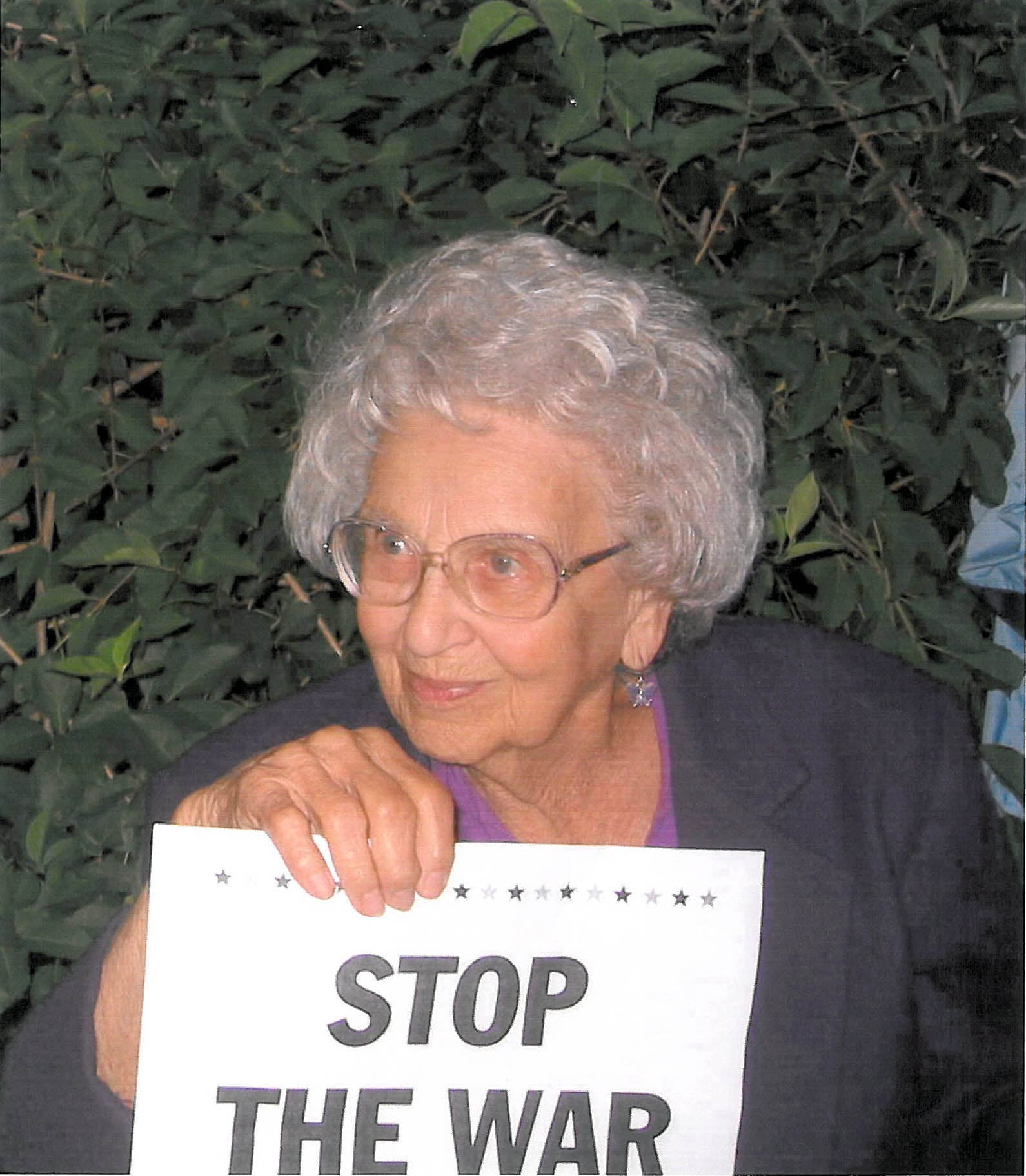 Erna Rosenberg, 100; raised her voice in protest into her 90s