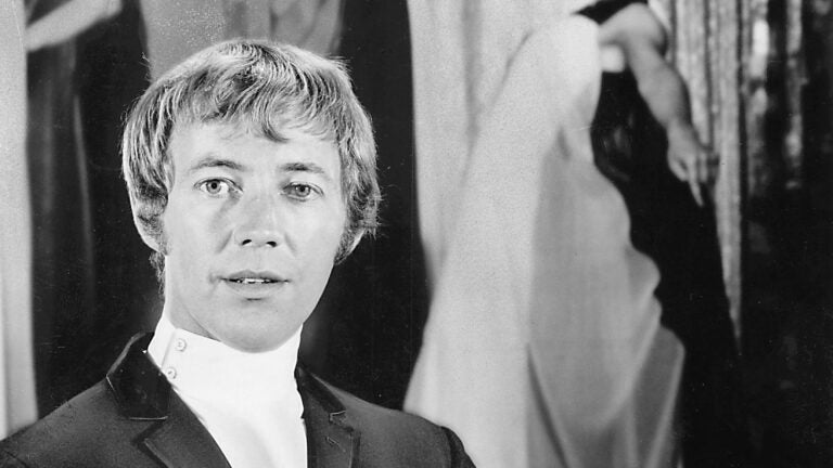 ‘Windmills of Your Mind’ singer Noel Harrison dies