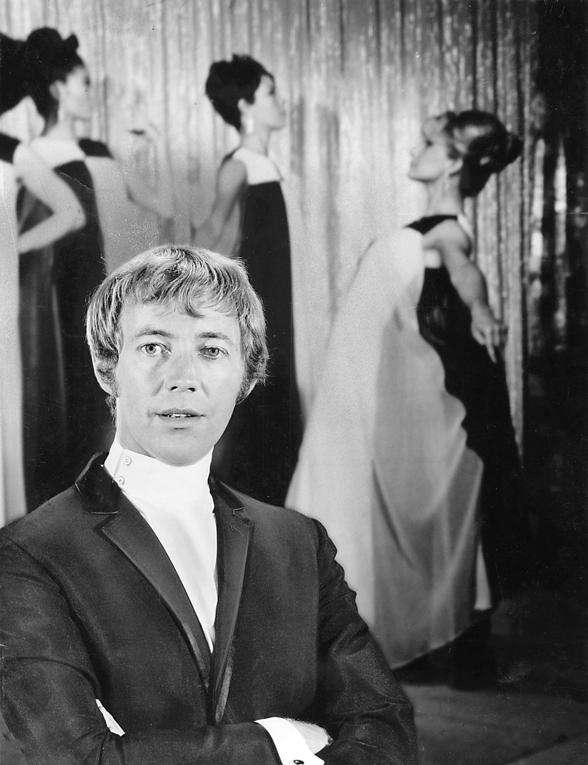 ‘Windmills of Your Mind’ singer Noel Harrison dies