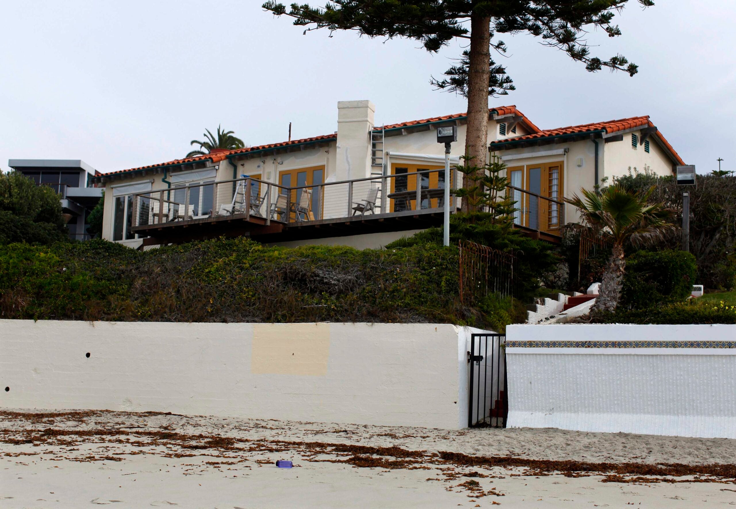 Mitt Romney’s Calif. home renovation plans include car elevator