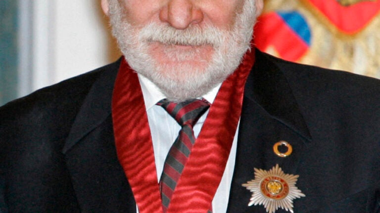 Russian theater director Pyotr Fomenko dies at 80