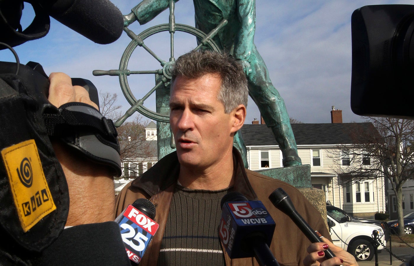 Scott Brown steps up campaign activity