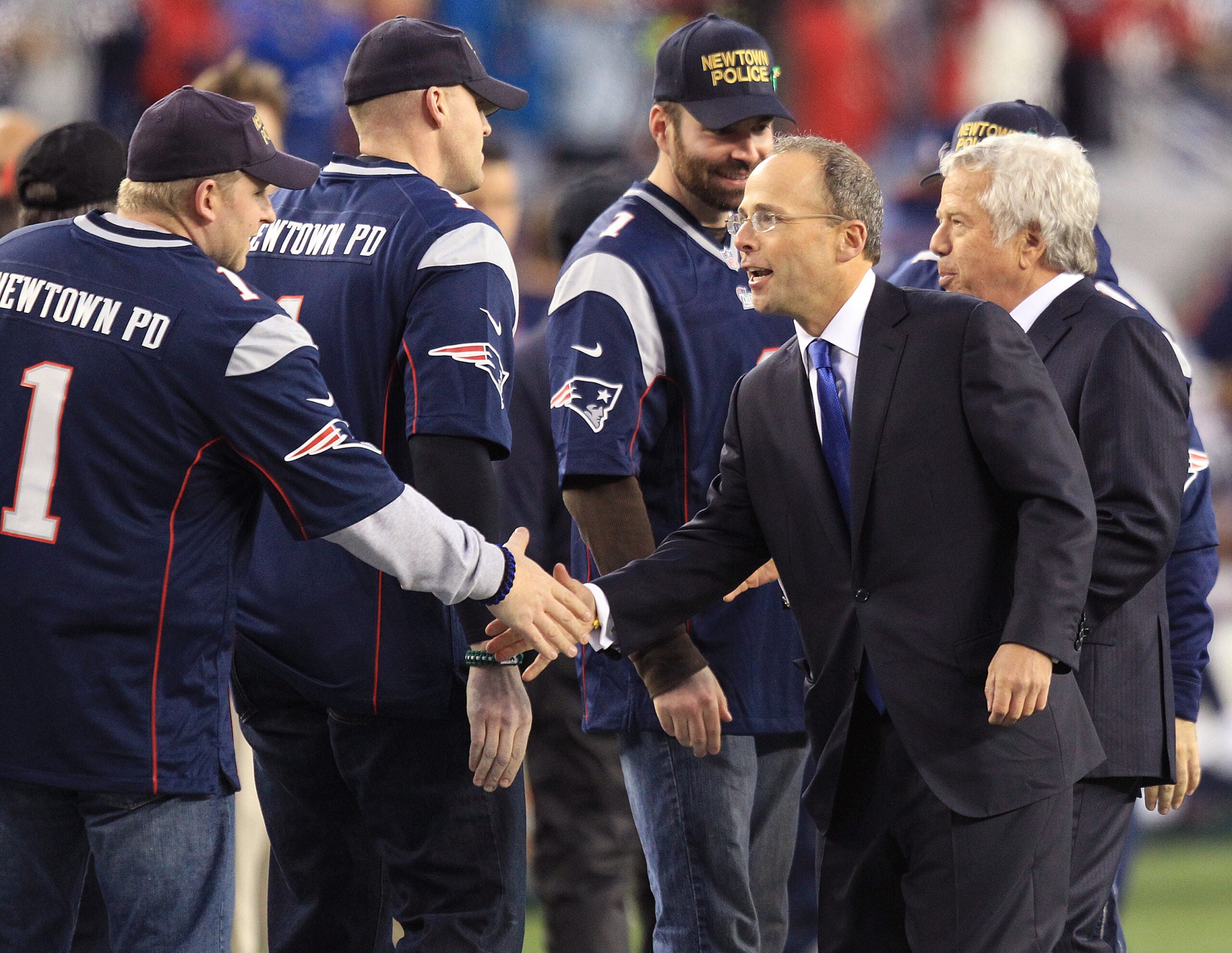 Pats honor Newtown Police before game