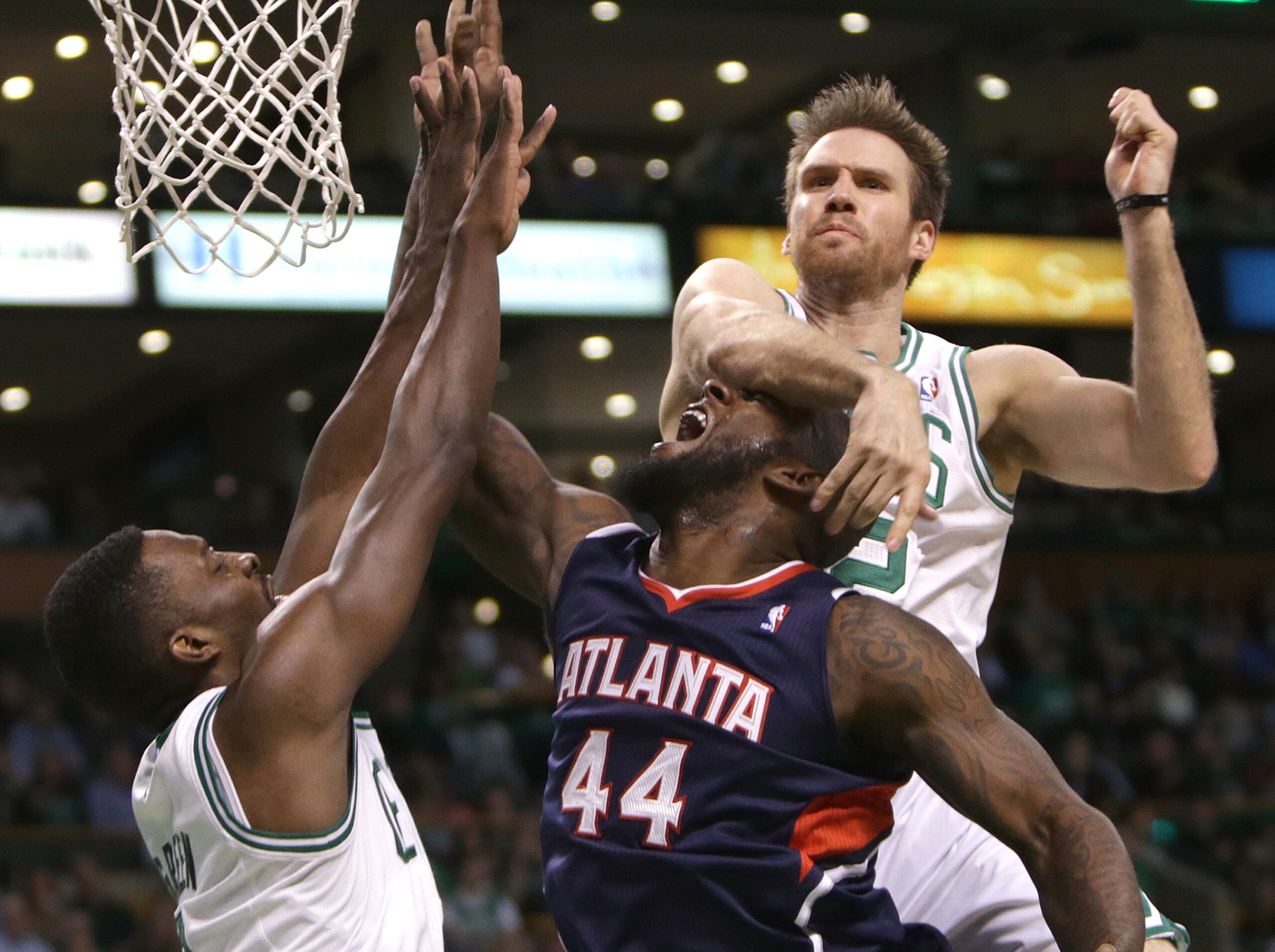 Shavlik Randolph makes his presence felt for Celtics