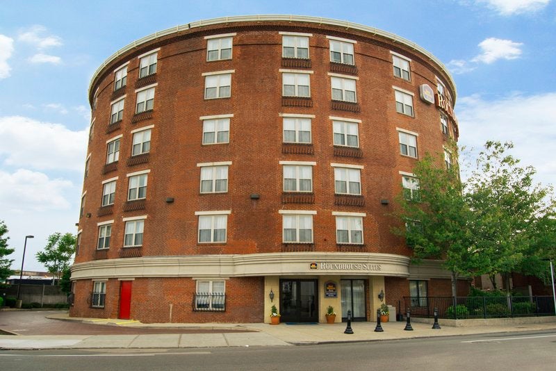 Dev Hospitality buys the Best Western Plus Roundhouse Suites hotel in ...