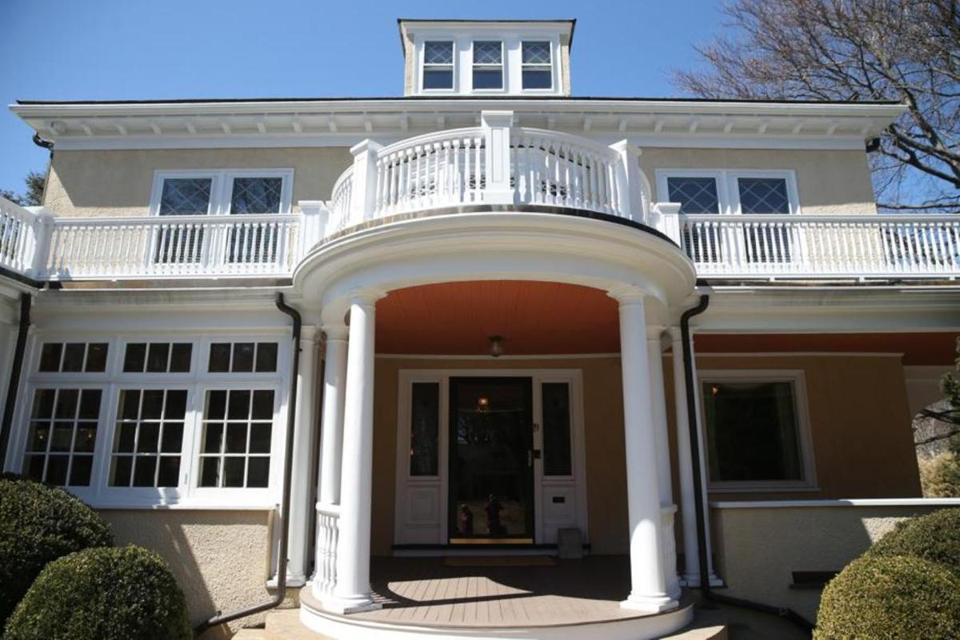 Take a Tour of the Actual Ponzi’s $3.3M Lexington Home - Luxury ...