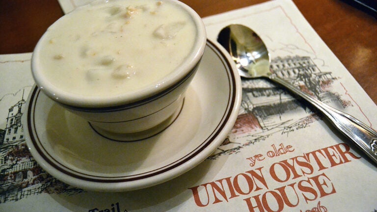 Boston.com readers share their favorite places to enjoy a bowl of clam ...