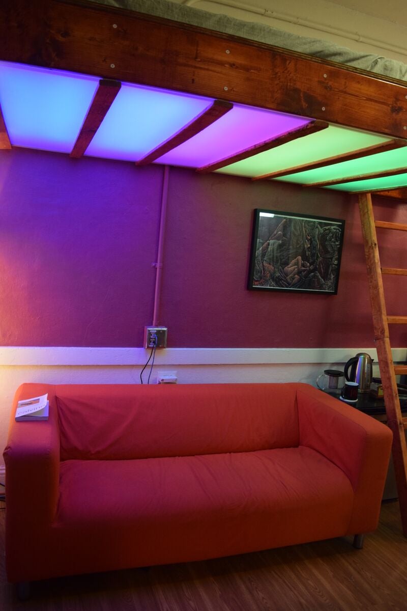 This MIT student turned a boring dorm room into a design masterpiece ...