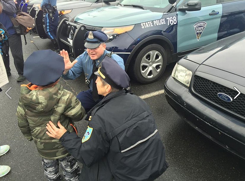 A terminally ill 5-year-old boy became a police officer for a day in ...