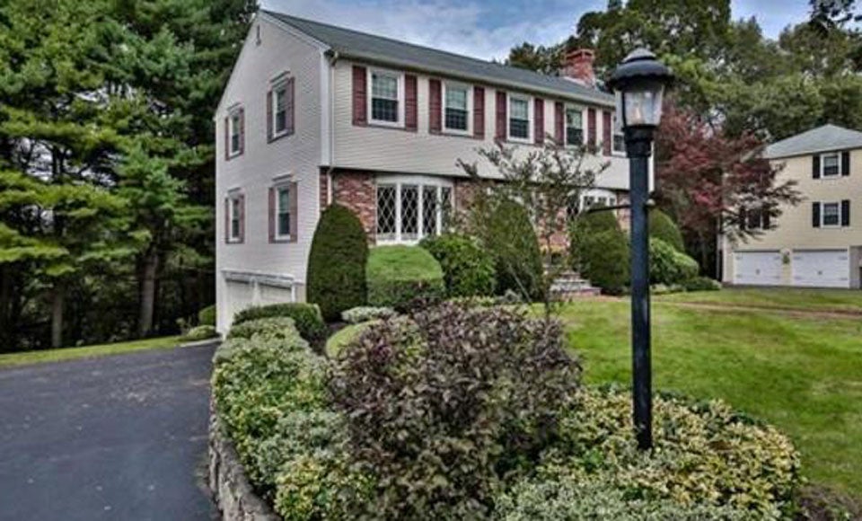 Open house: A tree-lined colonial in Waltham - Open Houses - Boston.com ...