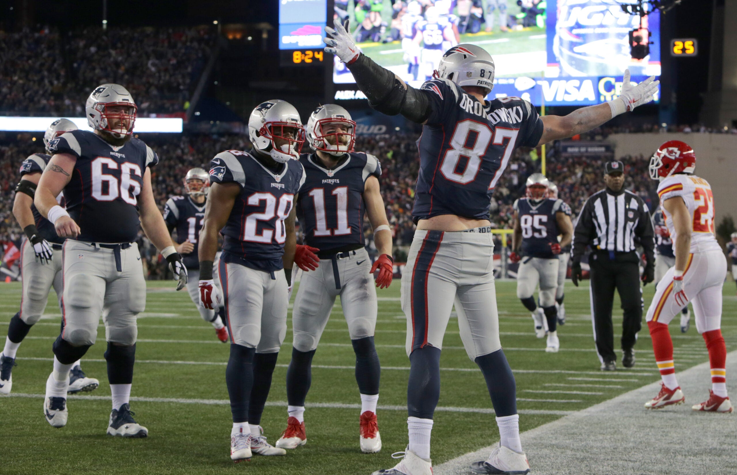 Watch the Patriots’ locker room celebration after victory over the Chiefs