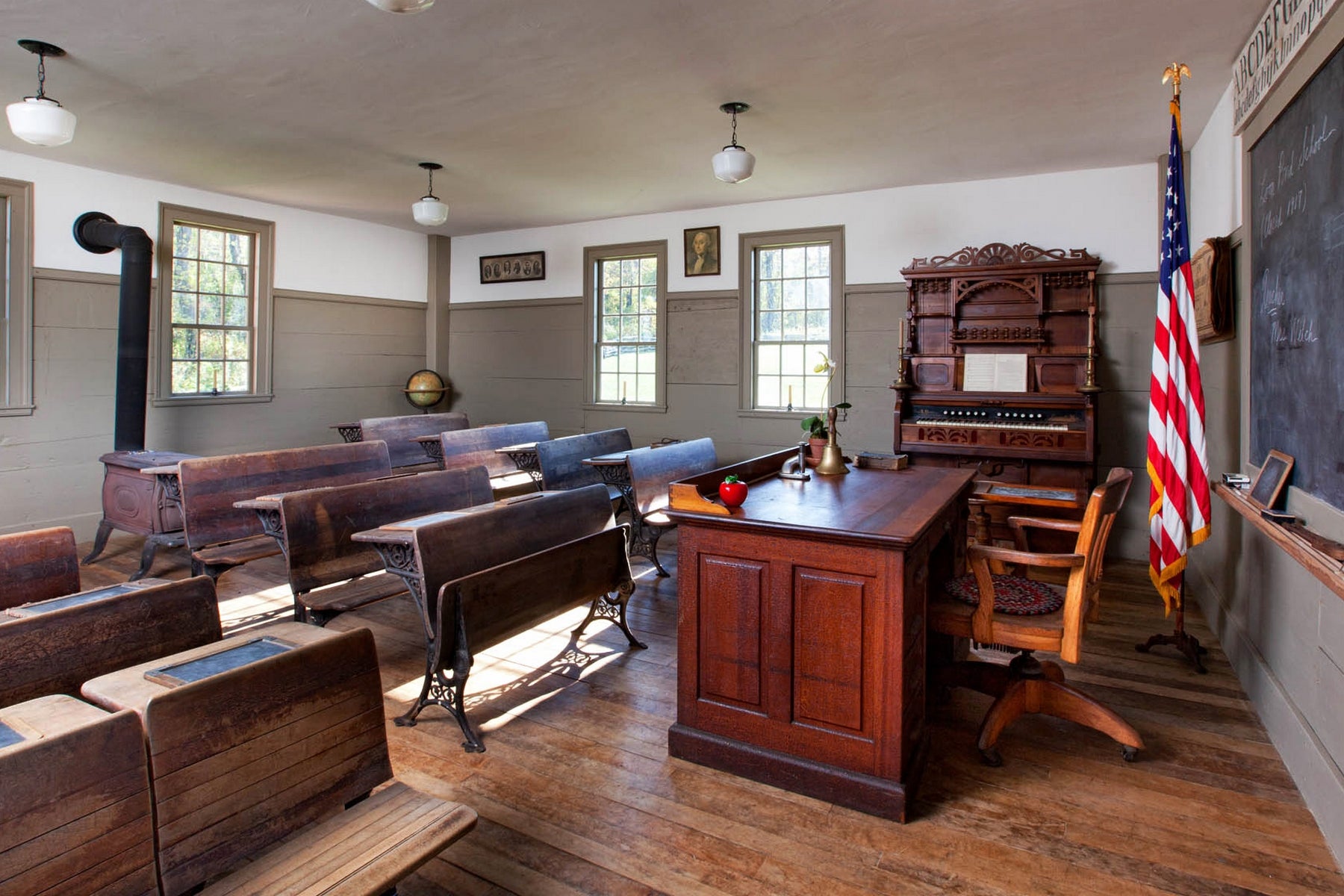 The man behind this restored $1.5 million 1665 saltbox style home ...
