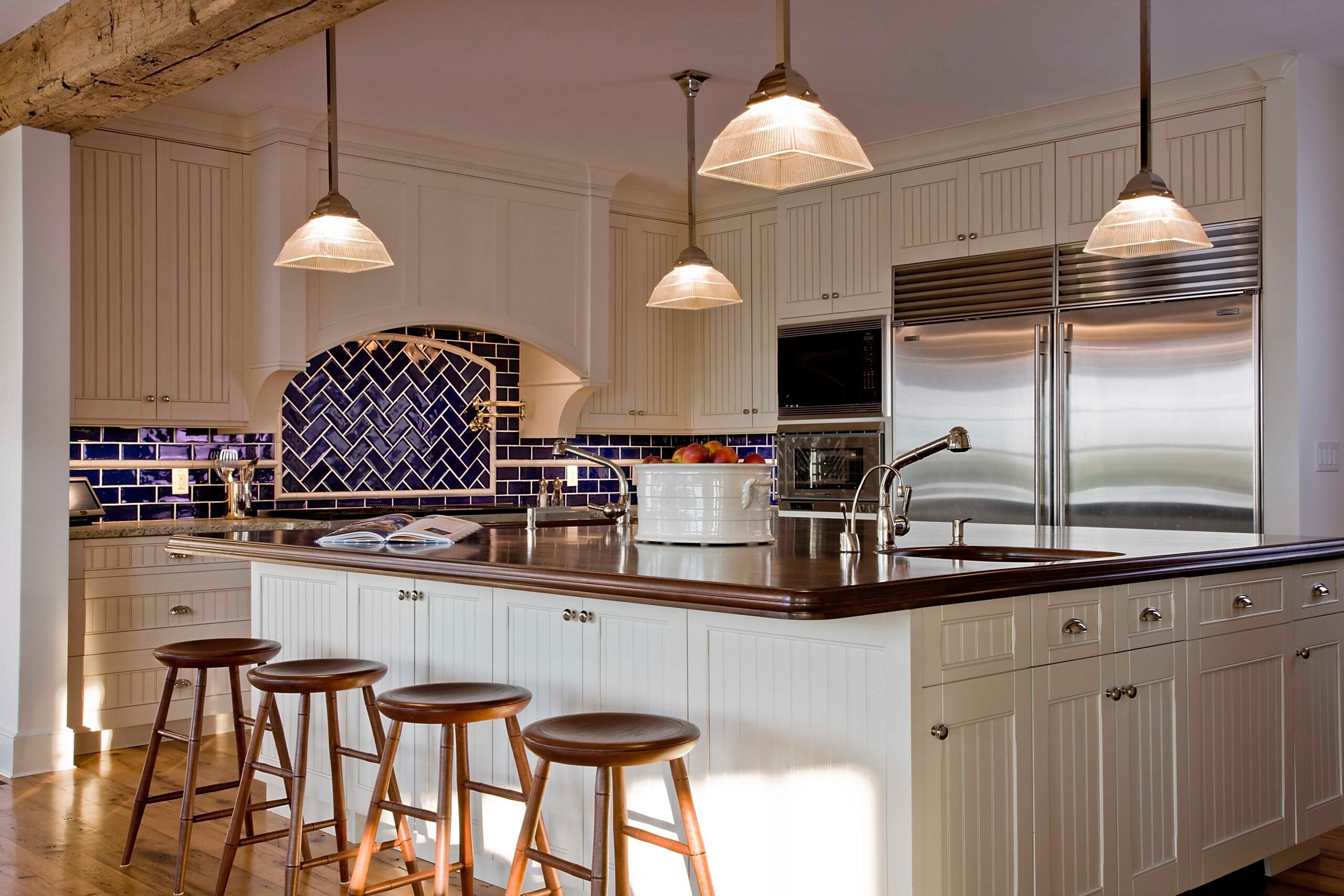 7 kitchens with amazing cabinets that will make you want something new ...