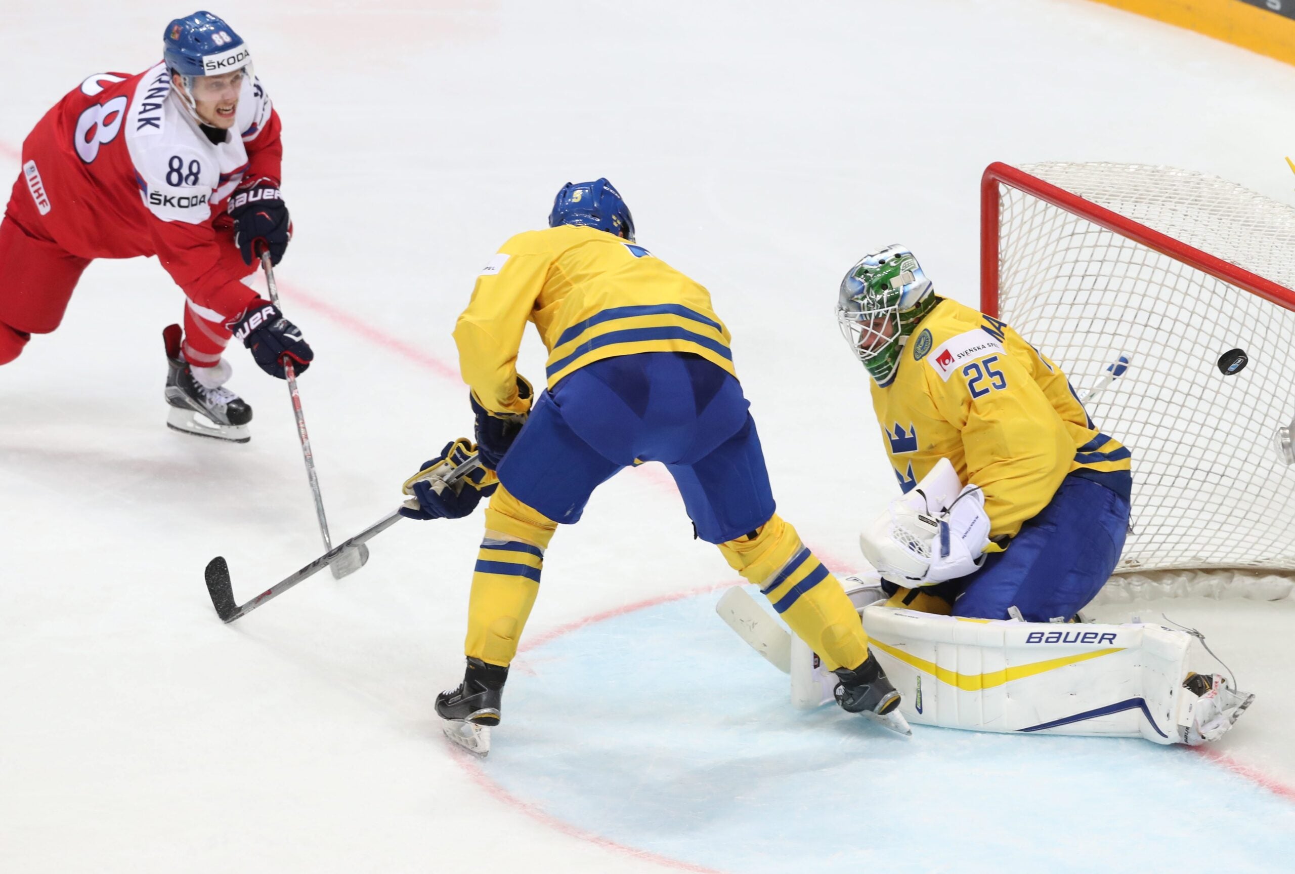 Bruins forwards making early impact at IIHF World Championships
