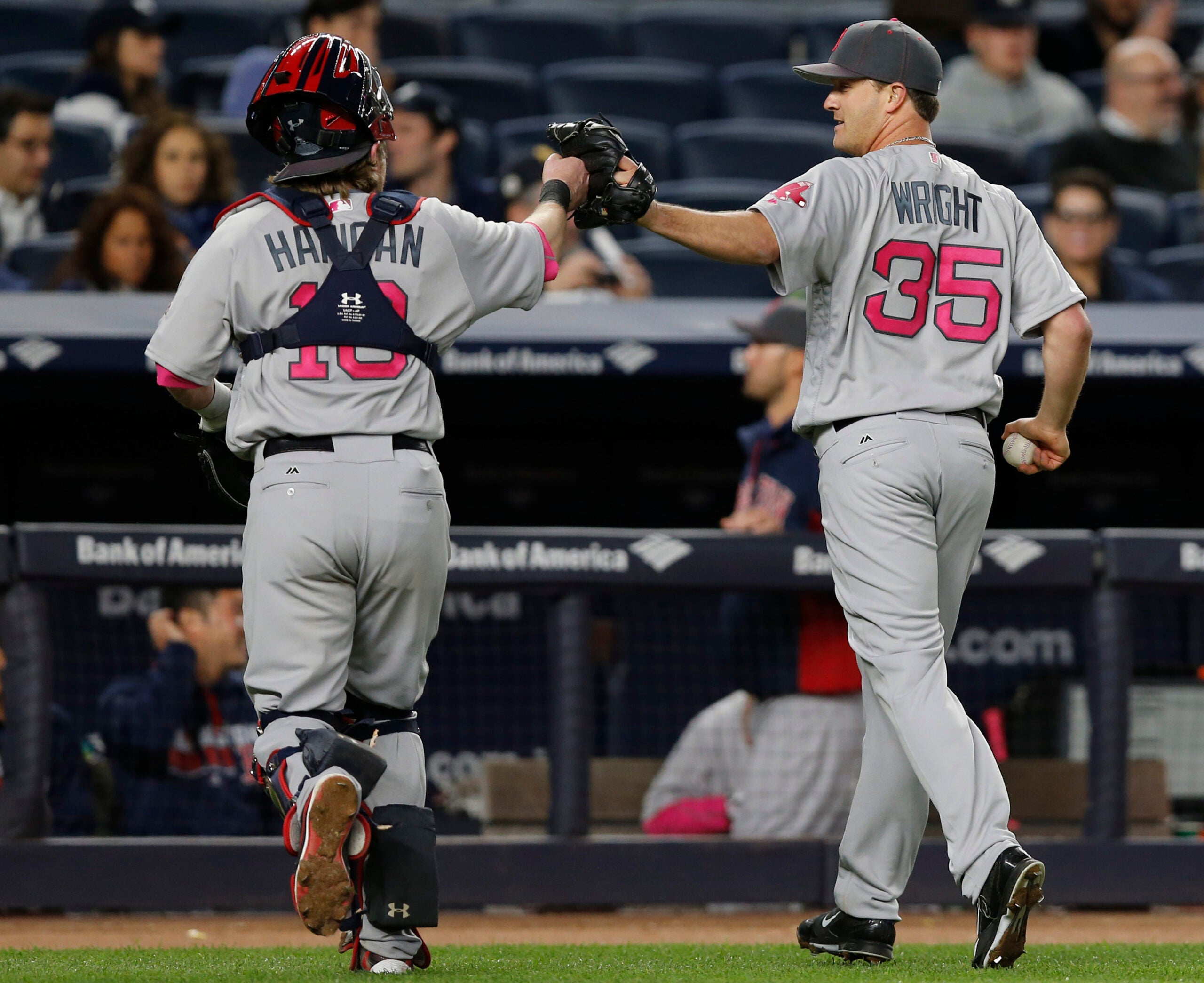 What happens when knuckleballer Steven Wright throws fastballs