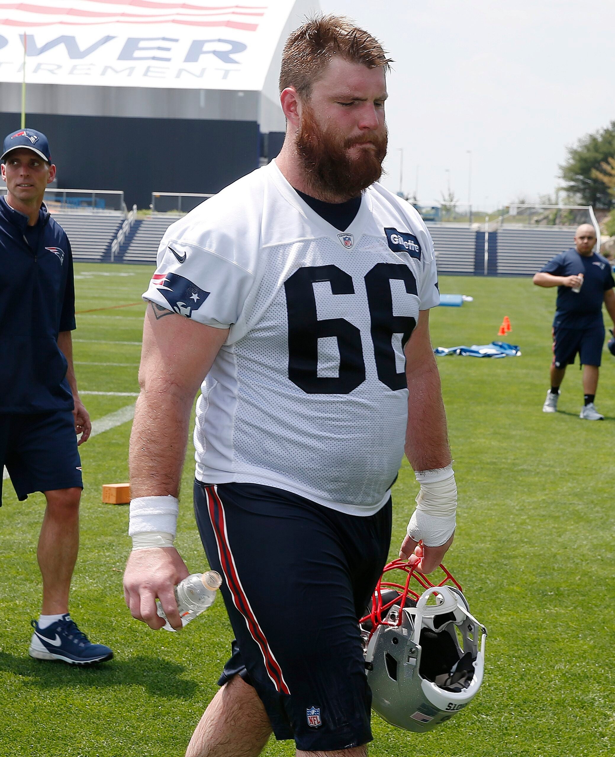 Bryan Stork and Woodrow Hamilton ejected from Patriots practice after ...