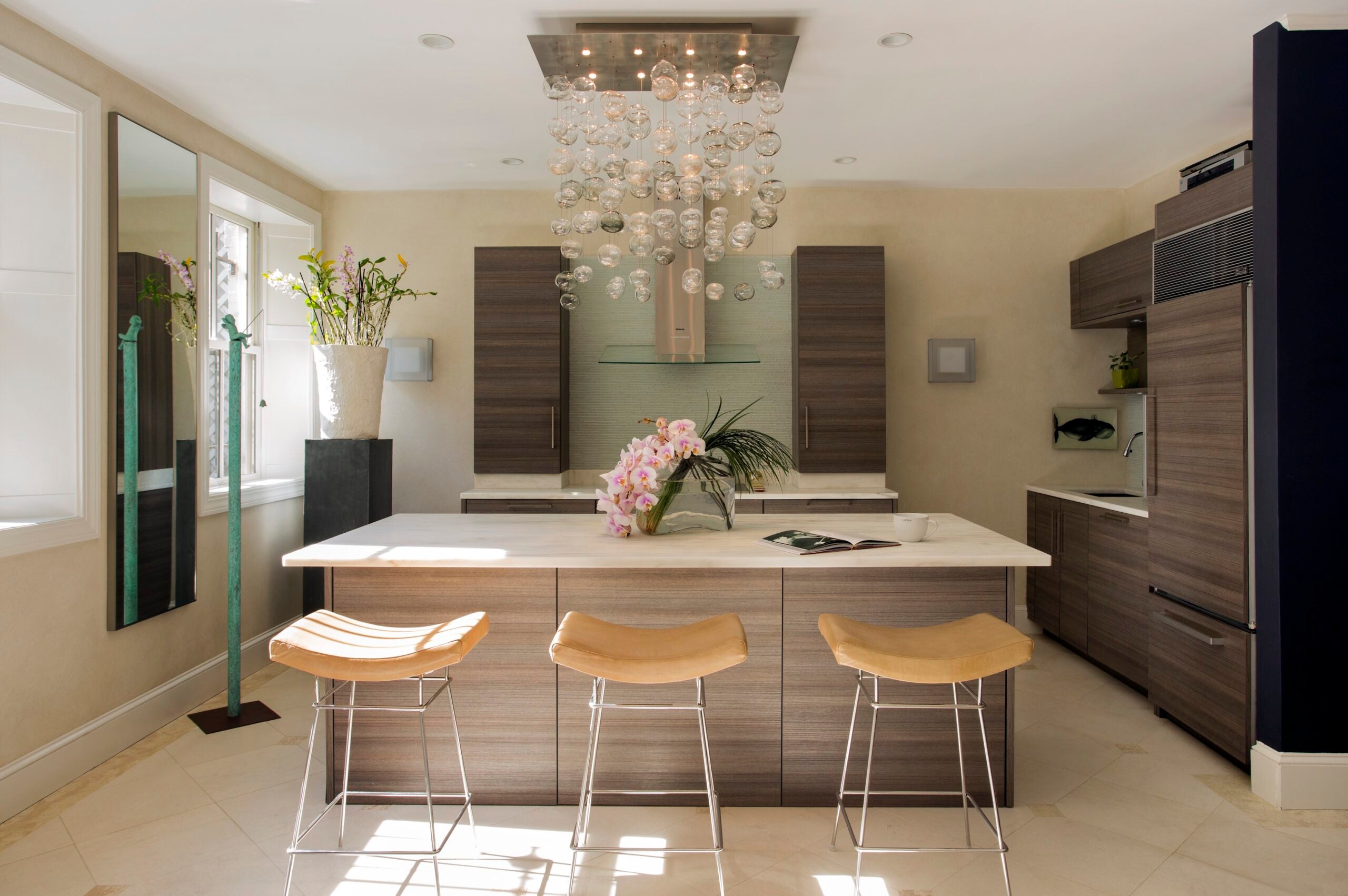 8 dazzling chandeliers that elevate their surroundings