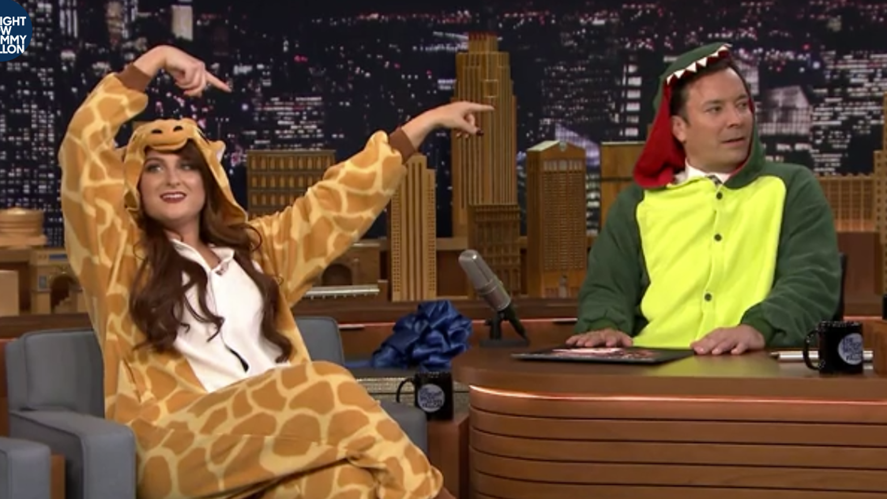 Terry Crews and Jimmy Fallon Nip Sync ‘Ebony and Ivory’ on ‘The Tonight ...