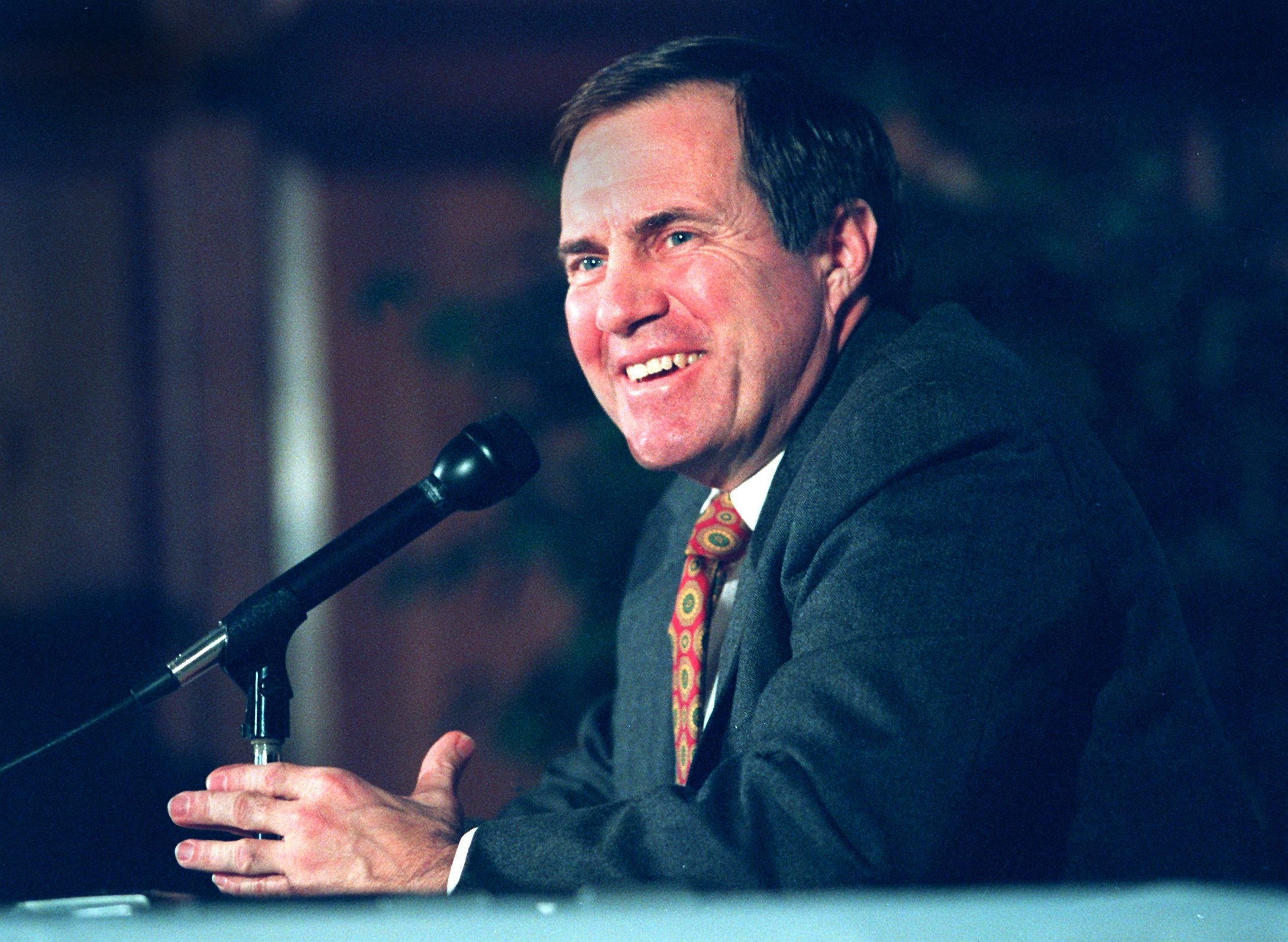 Bill Belichick's first Patriots press conference in 2000 looks bizarre ...