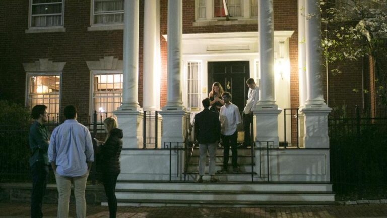 At Harvard, no simple answer on final clubs