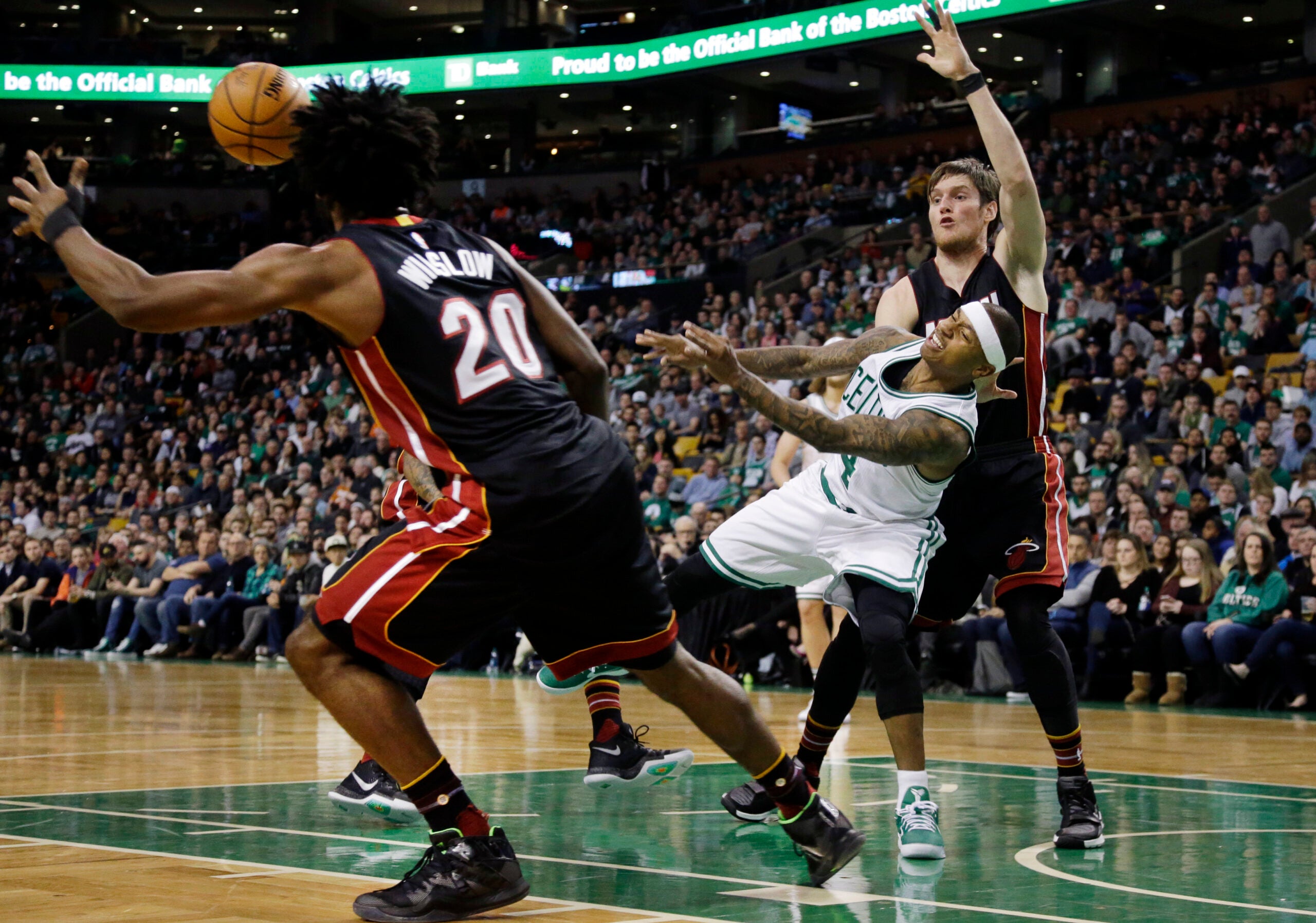 Thomas scores 52 for Celtics in 117-114 win over Miami