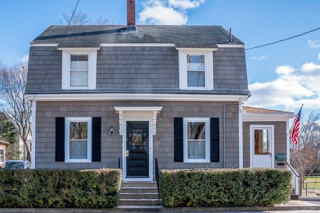 Open house: A Beverly single-family home with a recently renovated kitchen