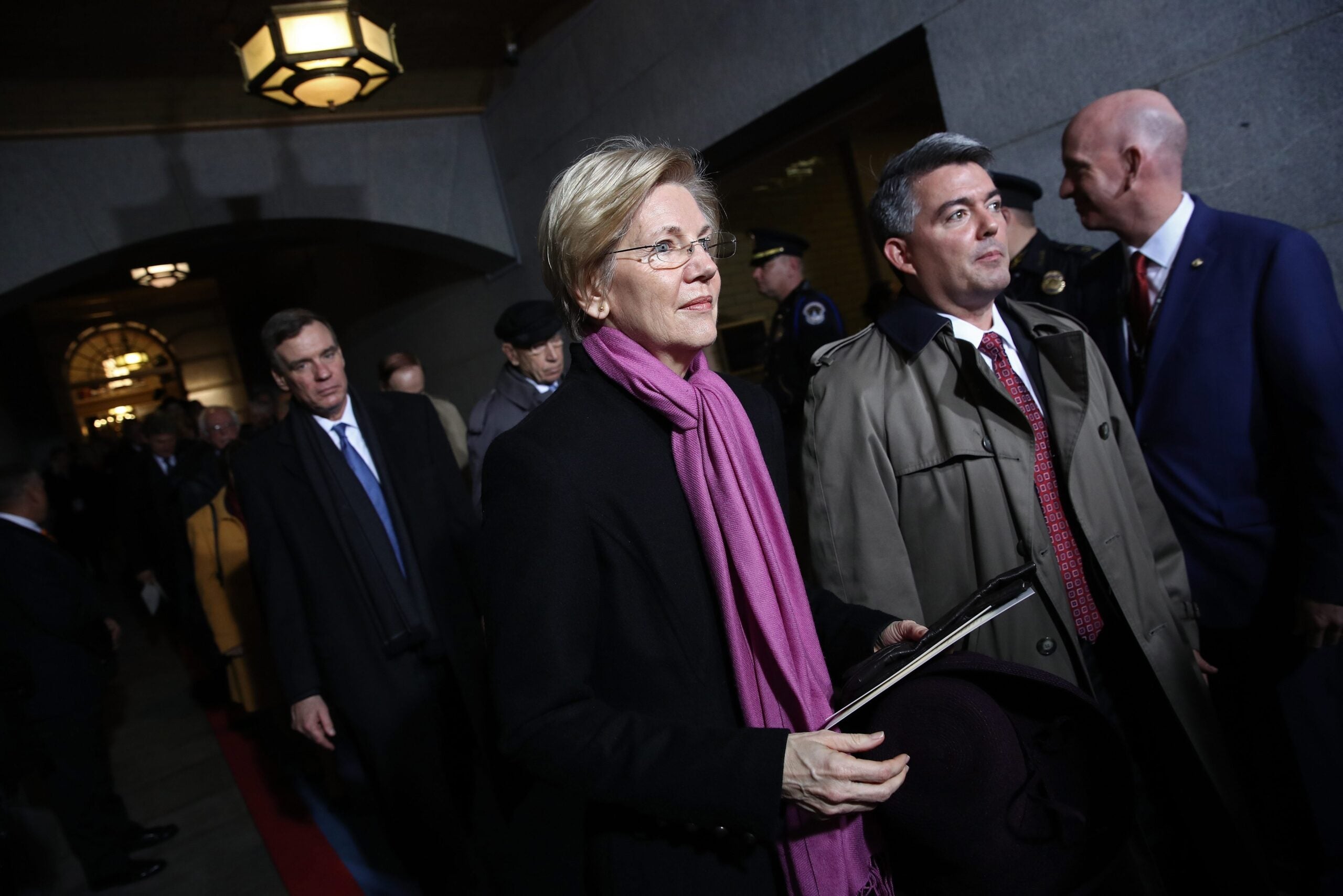 Elizabeth Warren wore a Planned Parenthood scarf to Trump's inauguration