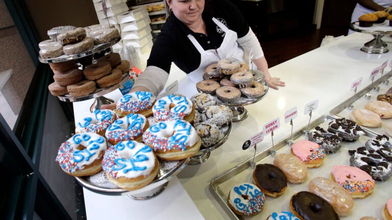 4 goofy Super Bowl bets, from donuts to fine art