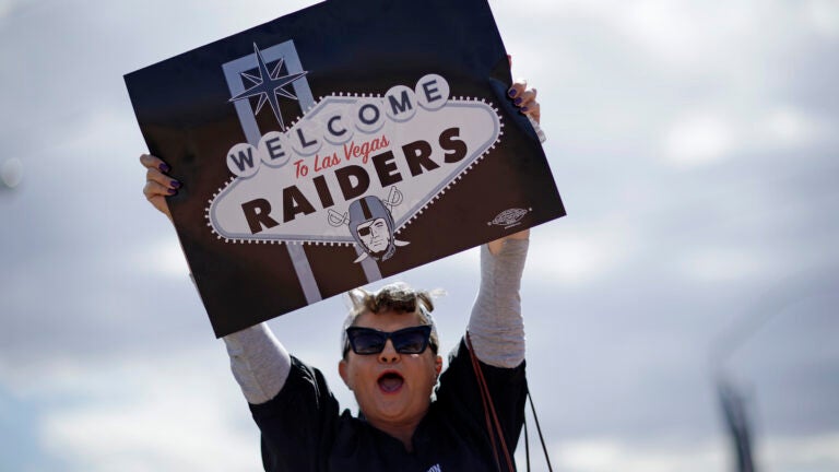NFL owners approve Raiders' move from Oakland to Las Vegas