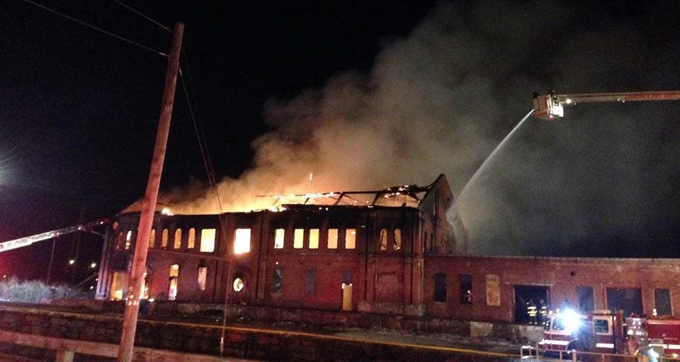 5-alarm fire in decrepit mill building in Lawrence is under investigation