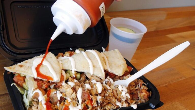 Chicken & Rice Guys’ Downtown Crossing location officially opens