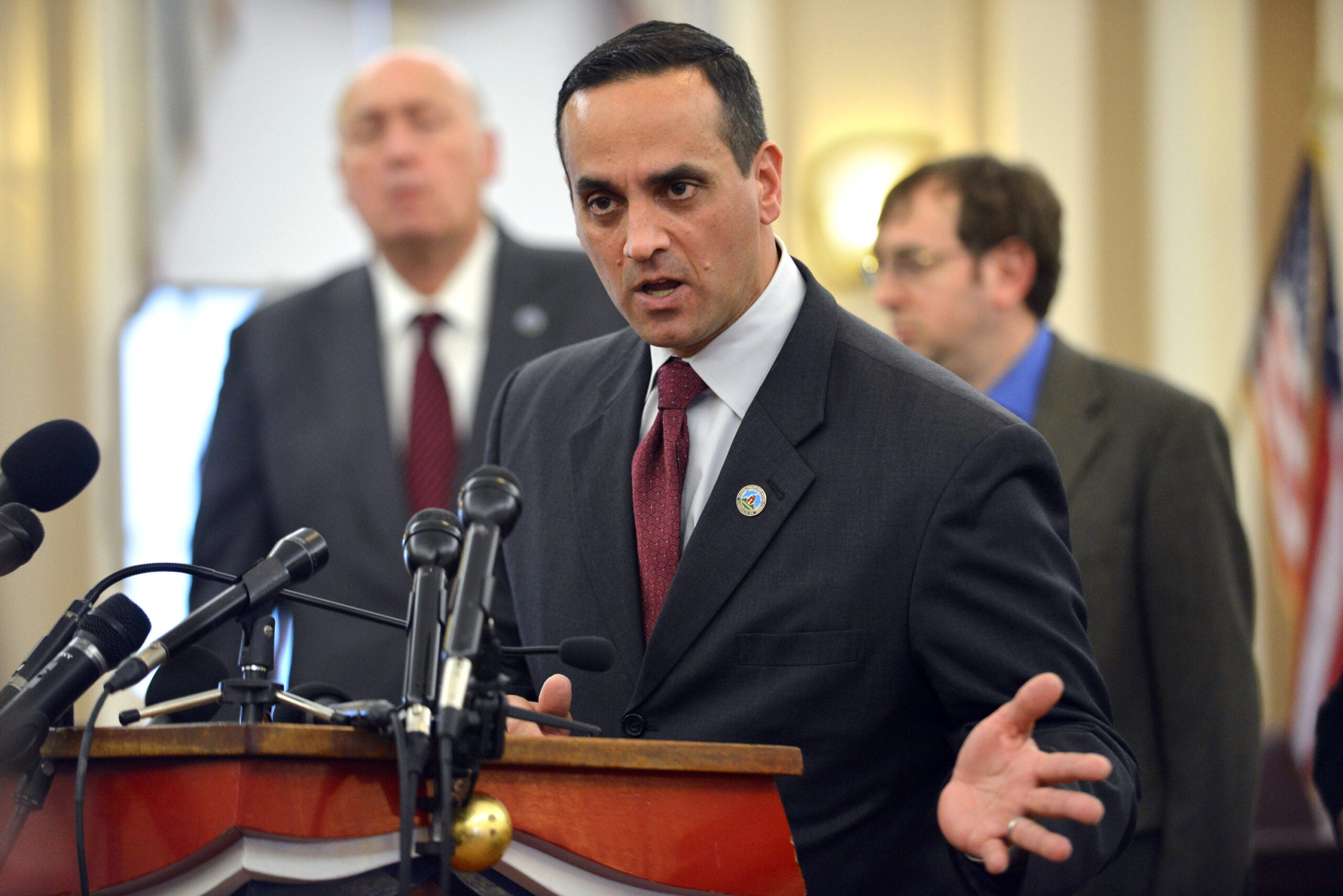 ‘Come and get me,’ Somerville mayor says to sheriff calling for arrest ...