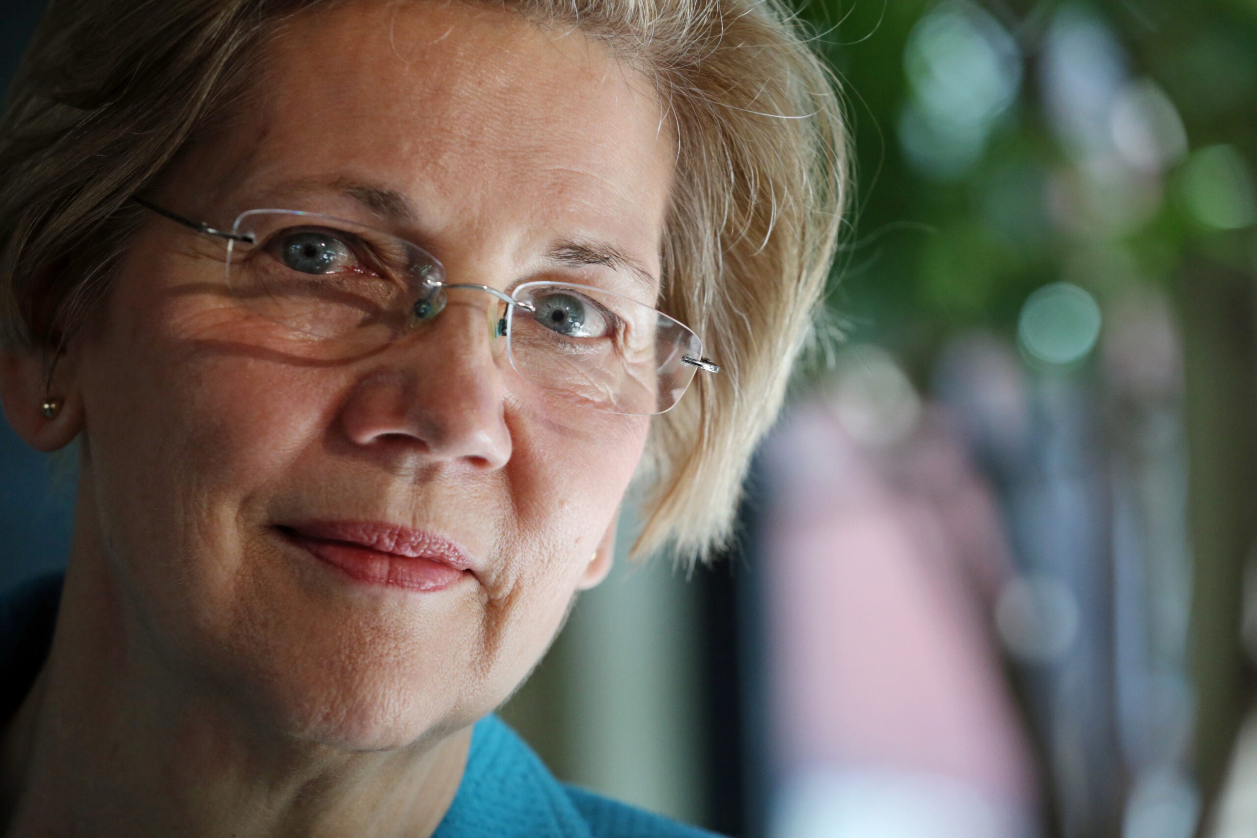 Elizabeth Warren recalls mom's perseverance in Mother's Day message