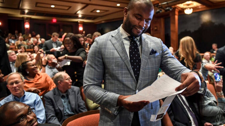 Former college football star Myron Rolle beginning Harvard med school ...