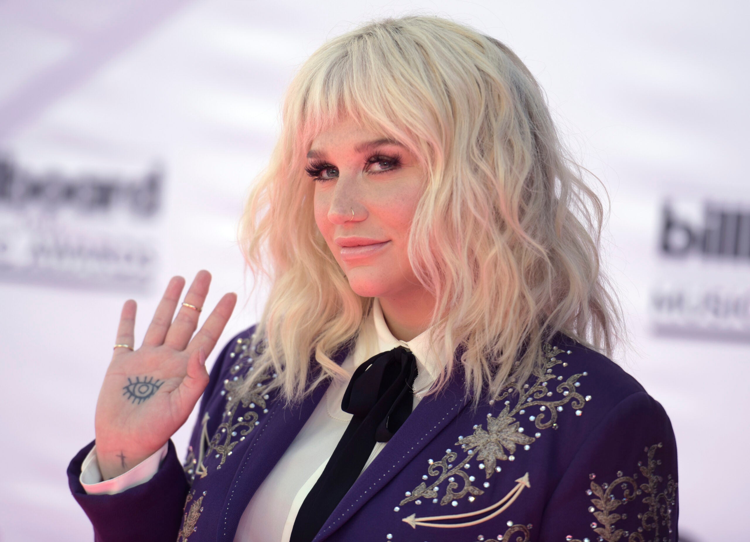 Kesha returns with lead single from first album in 5 years