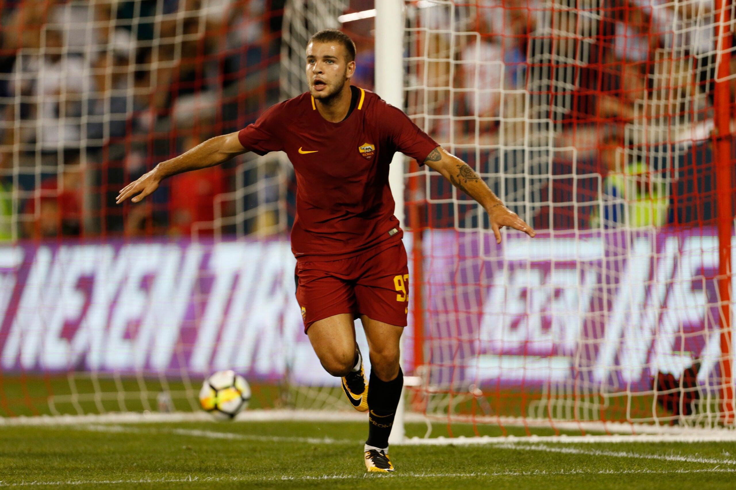 Isaiah Thomas had a funny response to AS Roma players snooping around ...