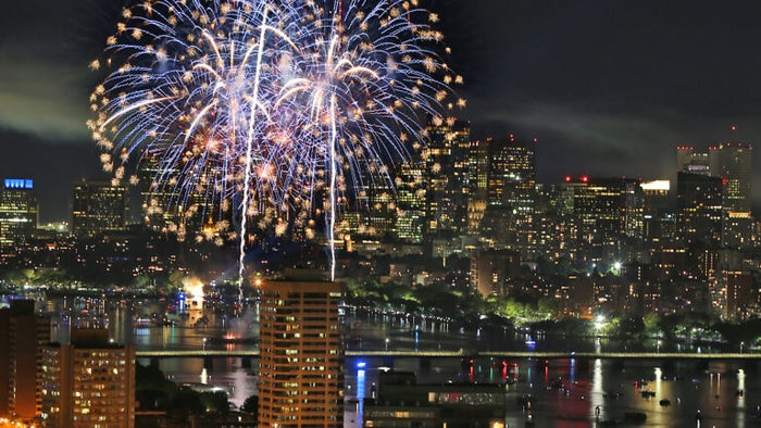 Breathtaking photos of the fireworks lighting up Boston