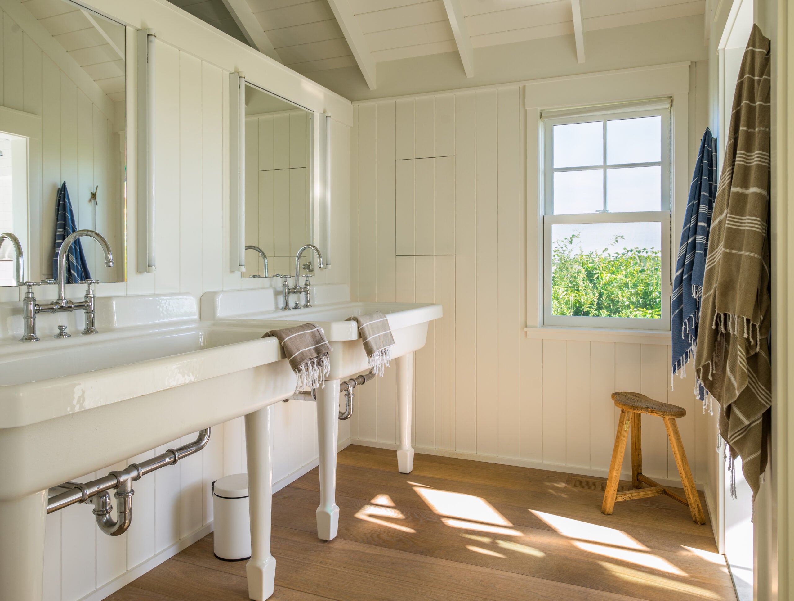 Cluster of cottages proves just right for couple’s vacation home