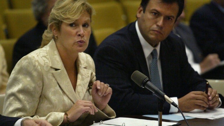 Beth Lindstrom, former Romney aide, to challenge Sen. Warren