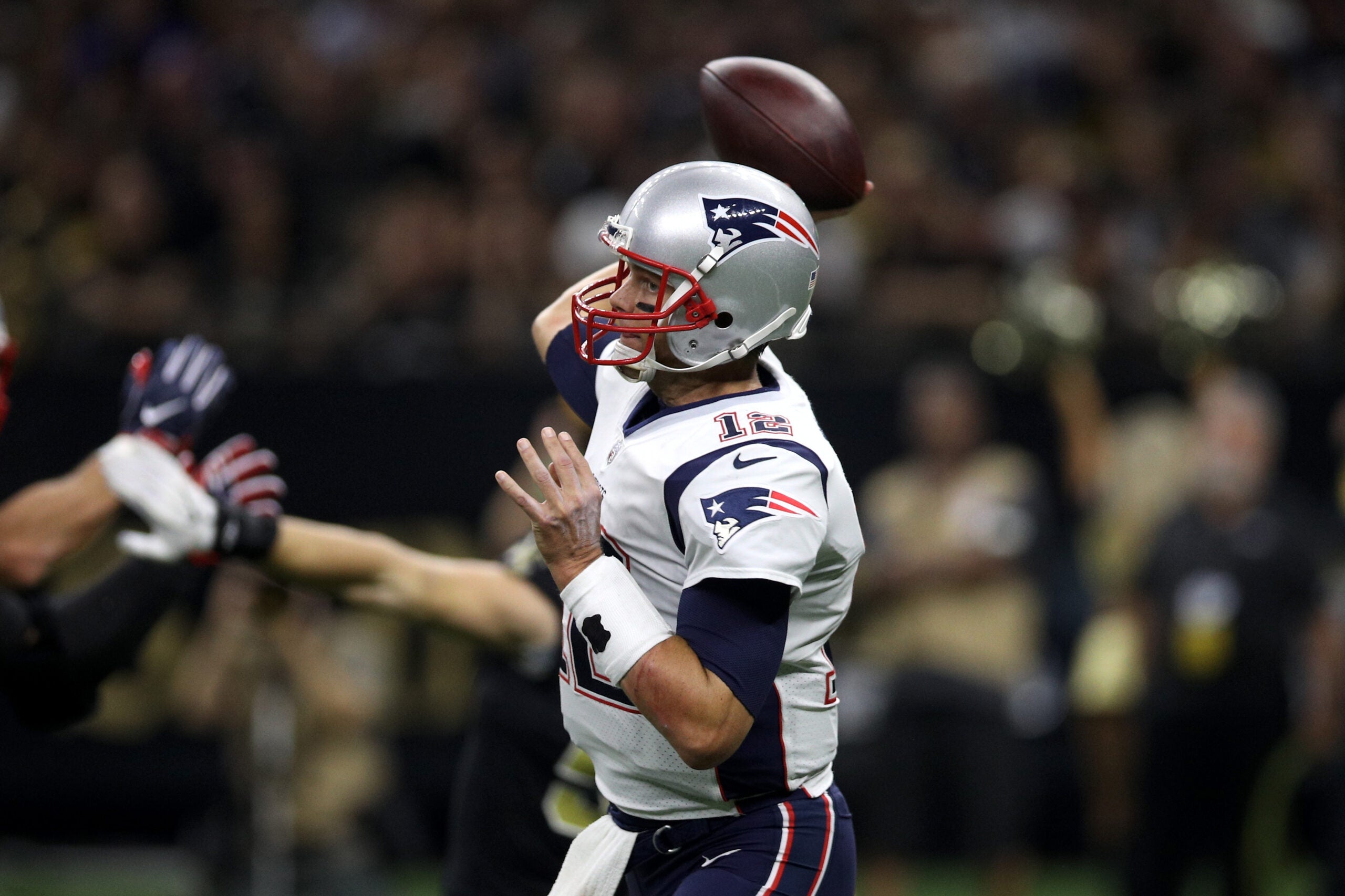 Watch Tom Brady set a career record for touchdowns in the first quarter