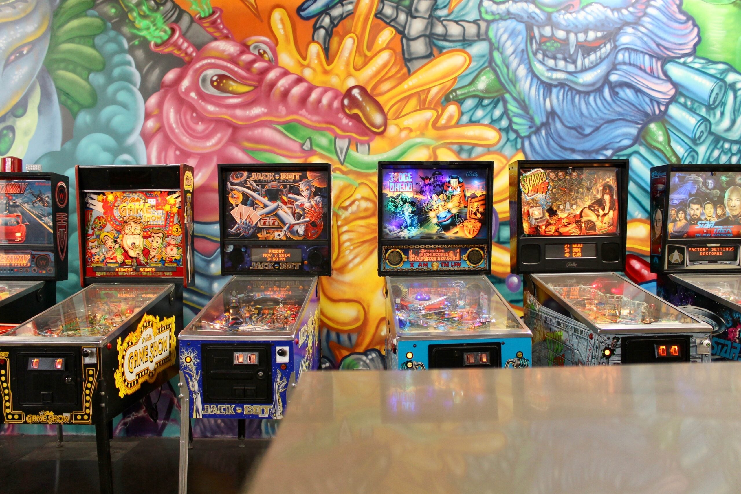 You can play pinball and sip juicy IPAs at this new Everett brewery ...