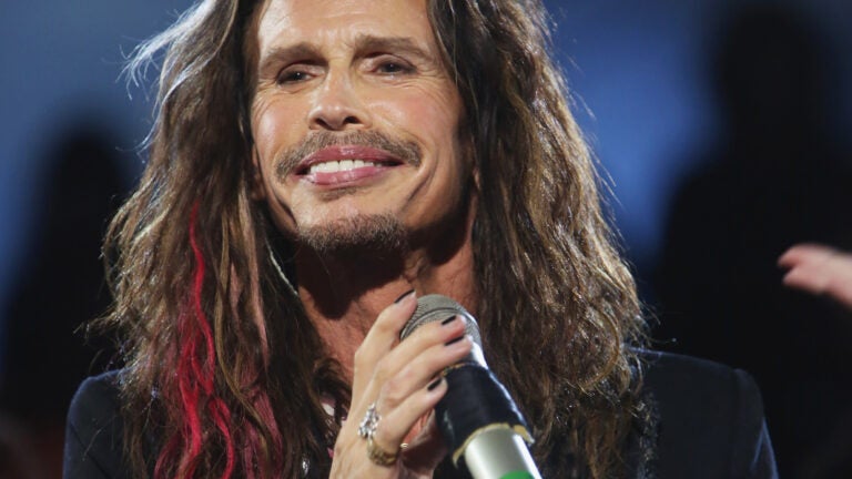Steven Tyler enters rehab after relapse