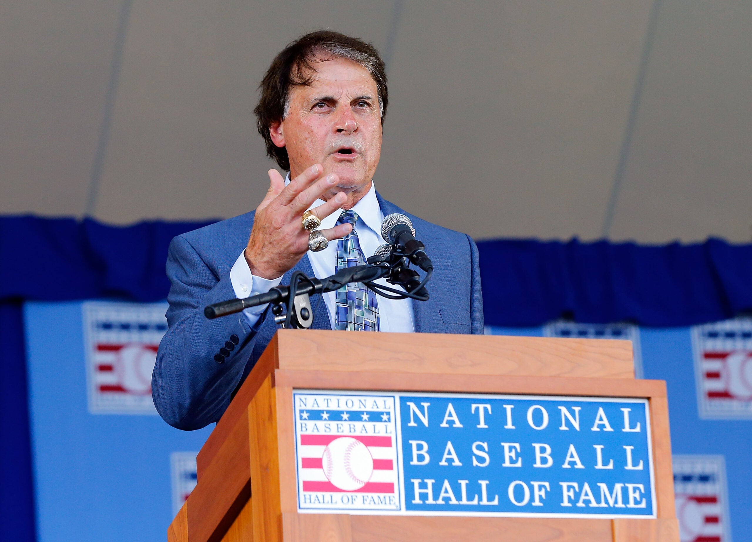 Tony LaRussa to work with Red Sox