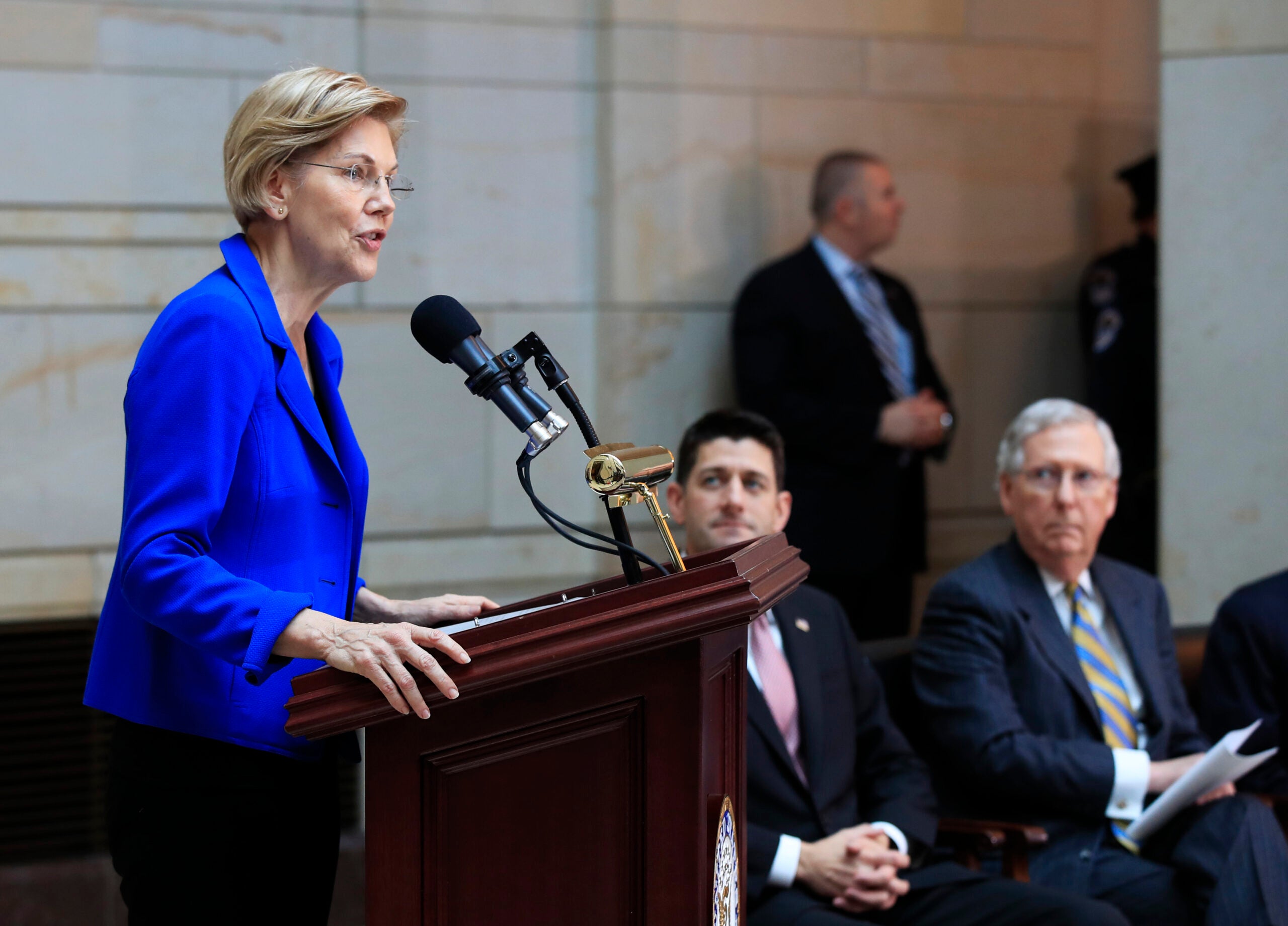Here's what Elizabeth Warren said about the expected resignation of ...