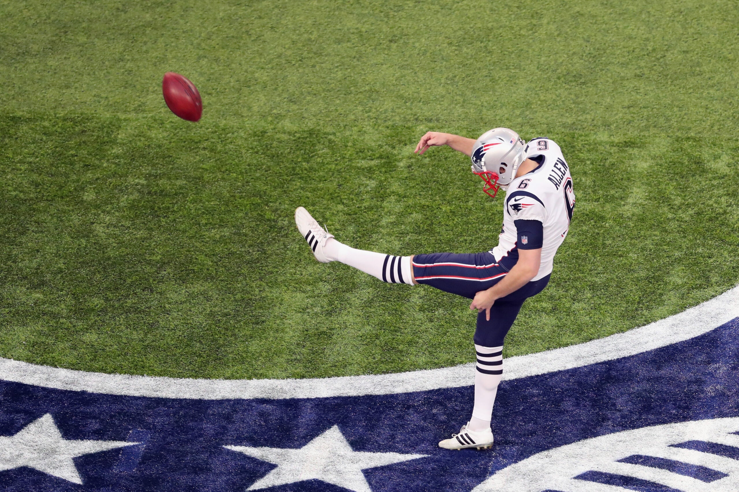 Patriots re-sign punter Ryan Allen